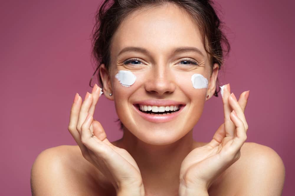 The 10 Best Face Moisturizers for Dry Skin 2026 - Beauty Mag