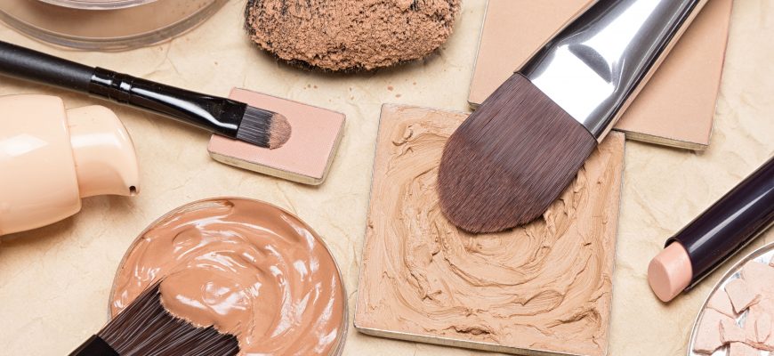 The 10 Best Natural and Organic Foundations to Buy in 2022 - Beauty Mag