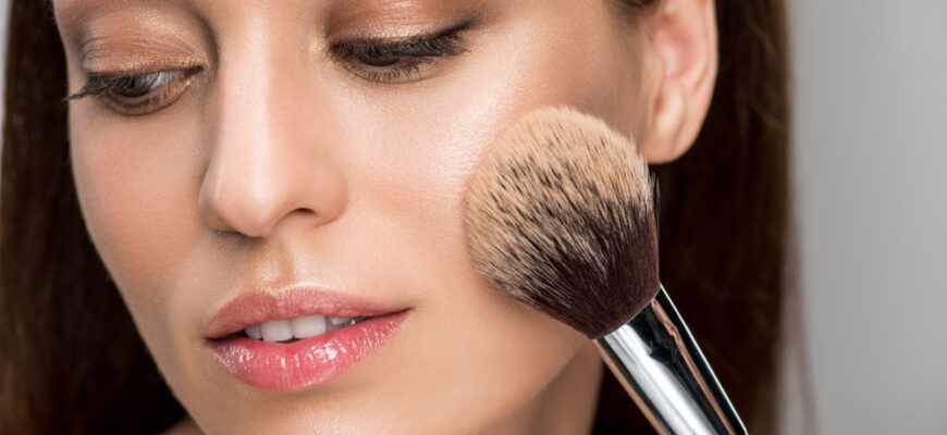 The 10 Best Translucent Powders to Buy in 2025 - Beauty Mag