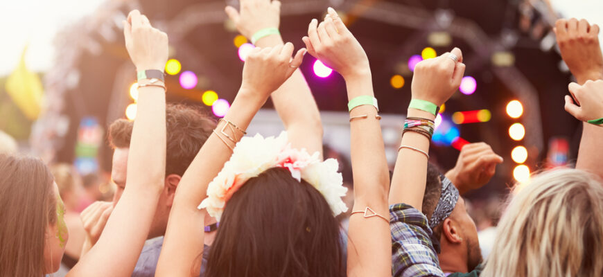 50+ Concert Outfit Ideas to Make You the Center of Attention - Beauty Mag