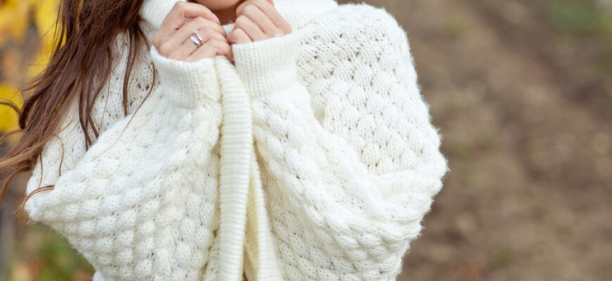 Styling & Wearing the Perfect Oversized Sweater - Beauty Mag