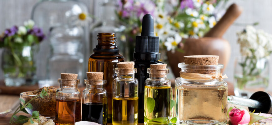 5 Essential Oil Perfume Recipes to Make You Smell Amazing, Naturally