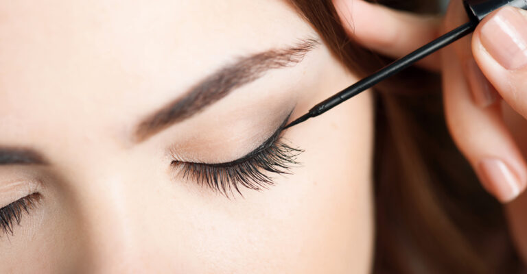 Mascara vs. Eyeliner - Which Should I Choose? - Beauty Mag